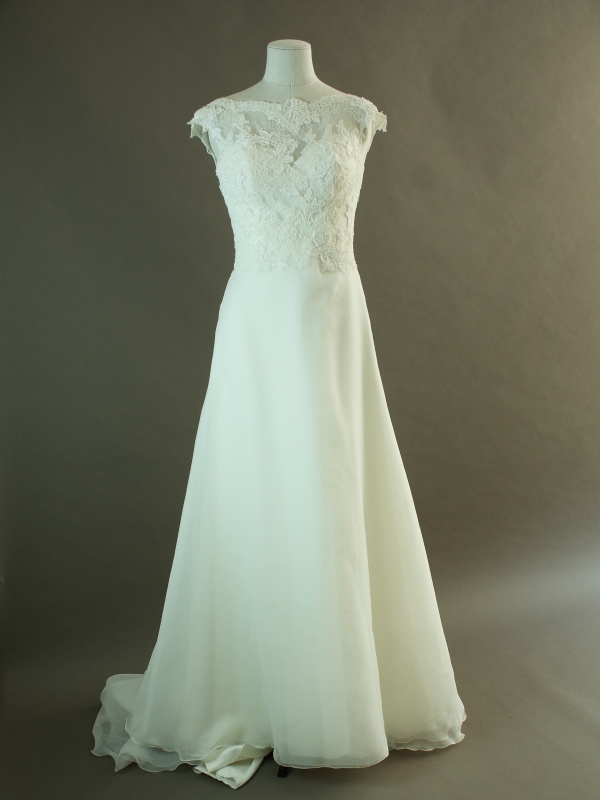 Taylor - Pronovias - Dépôt-vente robes de mariée outlet et d'occasion ...